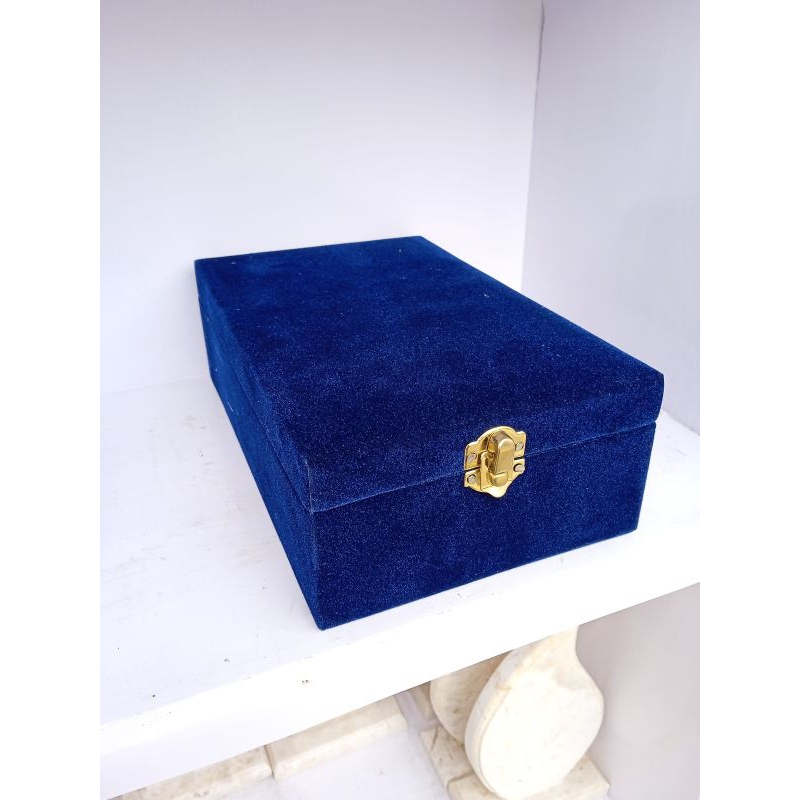 Jual Box Bludru Plakat Eklusive | Shopee Indonesia