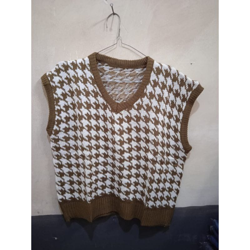 Jual JENNIE VEST KNIT / ROMPI RAJUT / KOREAN STYLE RAJUT / ATASAN WANITA / ROMPI / Houndstooth ...