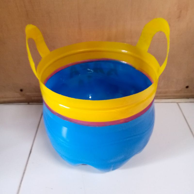 Jual Kerajinan Tangan Pot Tanaman Pot Galon Leminerale Le minerale Daur ...