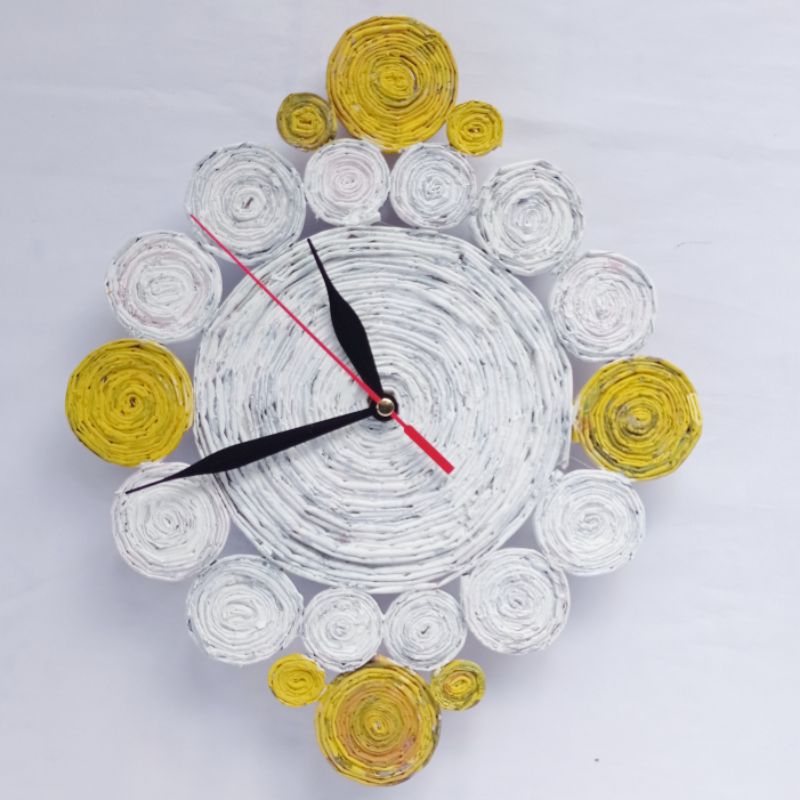 Jual Kerajinan Tangan Jam Dinding Dari Koran Kuning Putih Kertas Daur ...