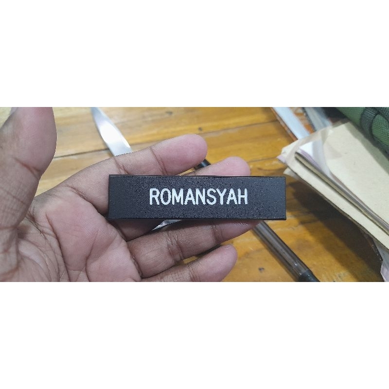 Jual papan nama,name tex warna hitam doff ukir pakai mahnet | Shopee ...