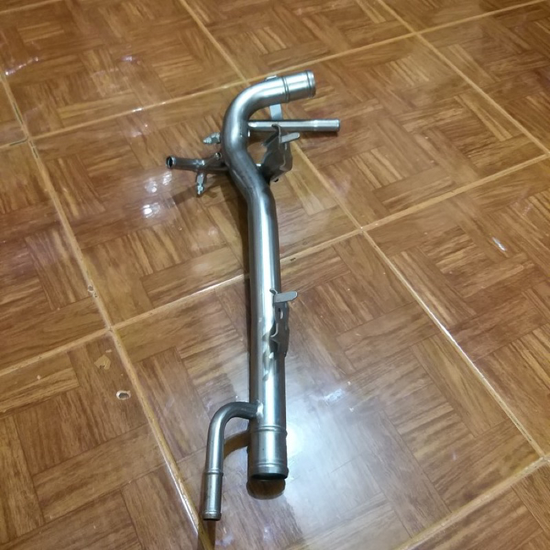 Jual Pipa radiator atau pipa by pass radiator suzuki XL7 asli | Shopee Indonesia