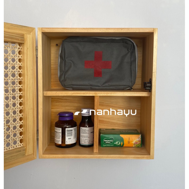 Jual Nanhayu p3krotan - Tempat Penyimpan Obat First Aid Box Dinding ...