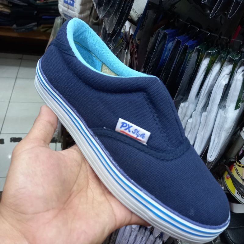 Jual sepatu slip on pria merk PX style original putih dan navy | Shopee ...