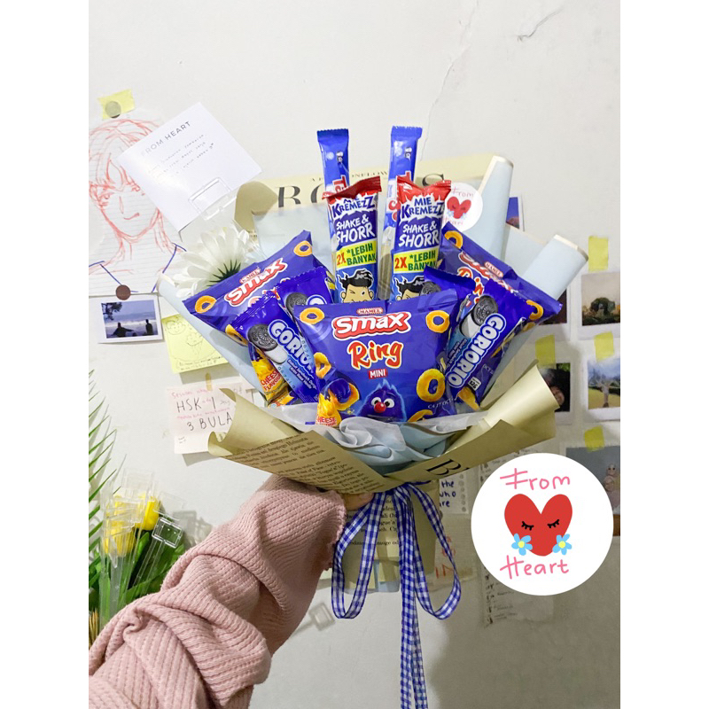 Jual Bucket Snack Biru Hadiah Wisuda Sempro, Buket Murah Premium ...