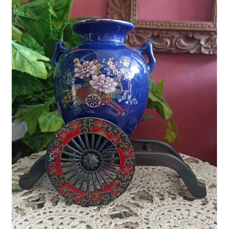 Jual Guci Jepang antik Lawas Mulus motif bunga dalam kereta kencana T ...