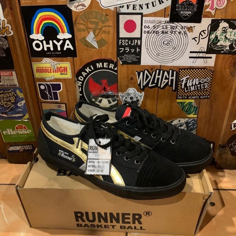 Jual Sepatu Runner 797 Full Black original Pria/Wanita | Shopee Indonesia