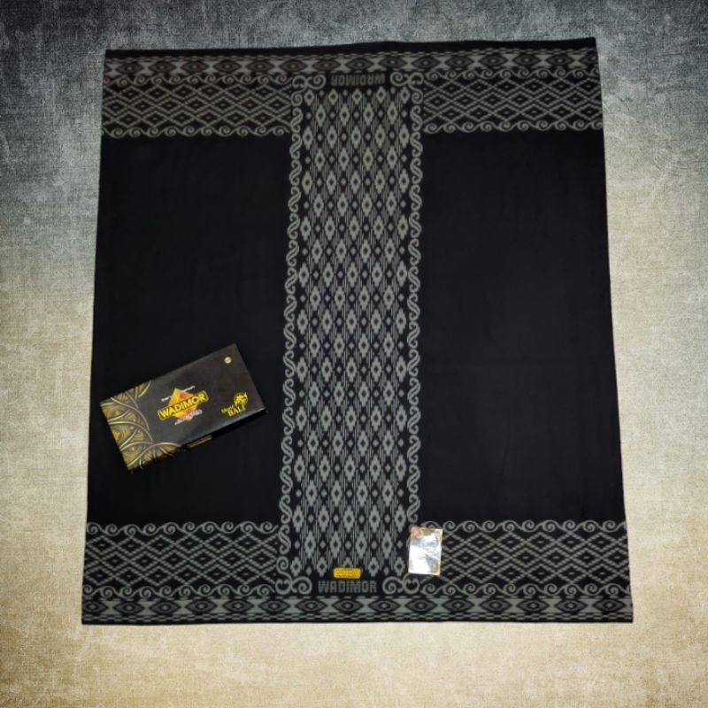 Jual Sarung Pria Dewasa Merk HDS Hitam Polos Motif Butterfly / Sarung ...