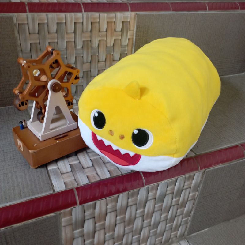 Jual preloved guling baby shark, miniso, minisolife, kado anak | Shopee ...