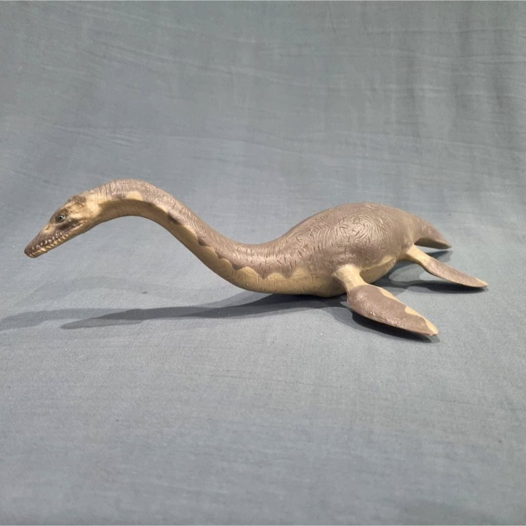 Jual Plesiosaurus abu abu figure Dinosaurus Air Besar Danau Lochness ...