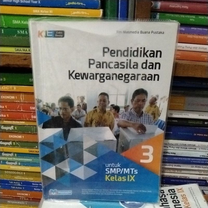 Jual Pendidikan Pancasila dan Kewarganegaraan kelas 3-9/IX SMP penerbit masmedia | Shopee Indonesia