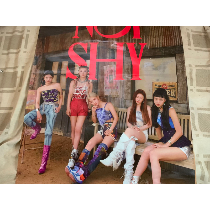 Jual poster not shy itzy | Shopee Indonesia