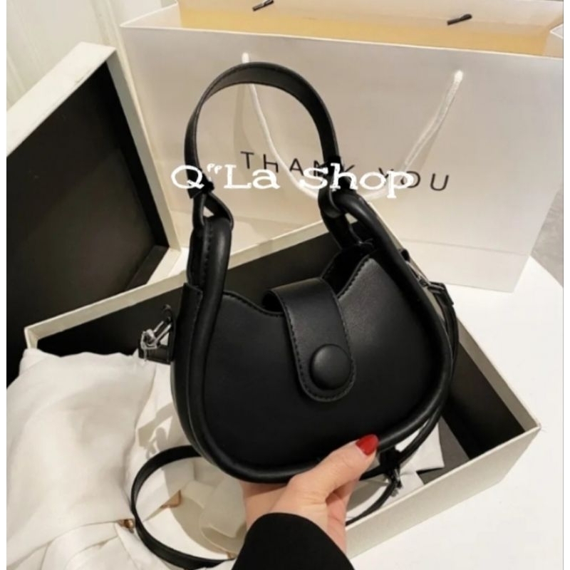 Jual TAS SELEMPANG WANITA,QILA SLING BAG,SHOLDERBAG,TAS WANITA VIRAL KEKINIAN | Shopee Indonesia