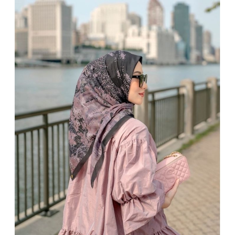 Jual Buttonscarves New York 3 Courage voal square NEW | Shopee Indonesia