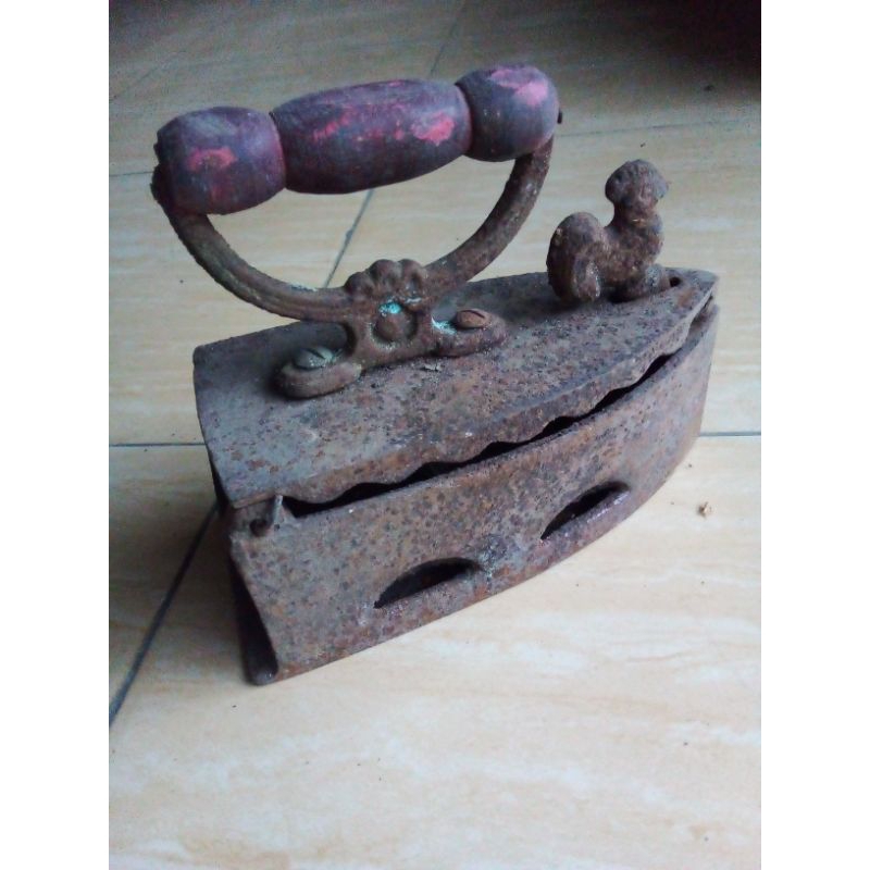 Jual setrika besi jadul arang antik co2k buat display | Shopee Indonesia