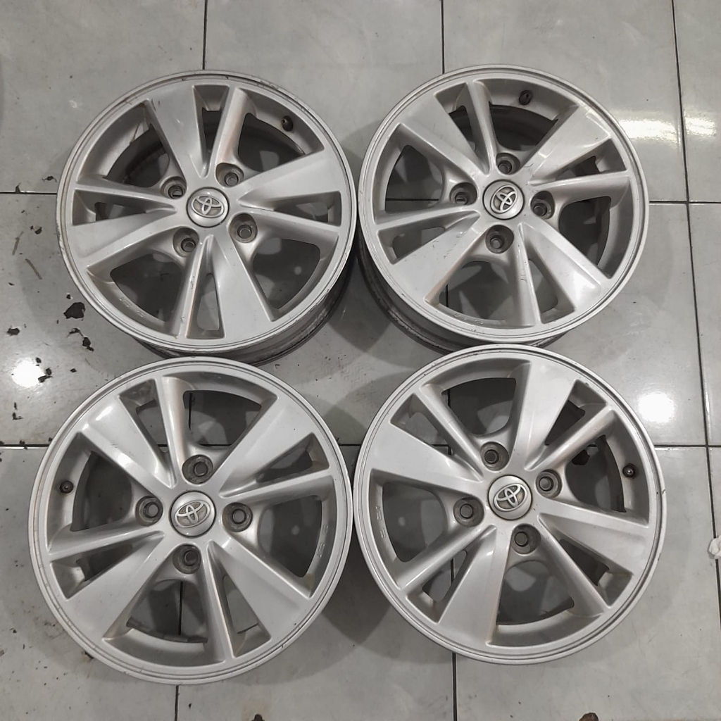 Jual VELG MOBIL SECOND STANDAR AVANZA VELOZ RING 15 PCD 4X114 | Shopee ...