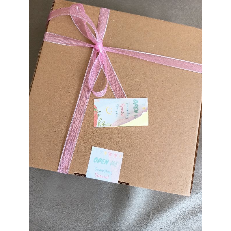 Jual Seal Sticker Open Me Label Box Hampers Souvenir | Shopee Indonesia