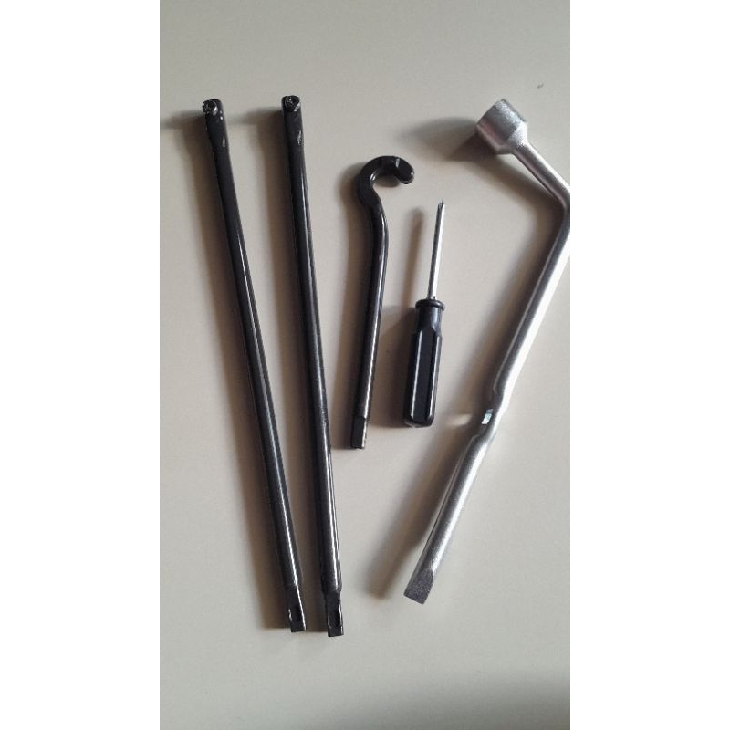 Jual satu paket super kunci ban roda tw 21 lengkap dan putaran dongkrak ...