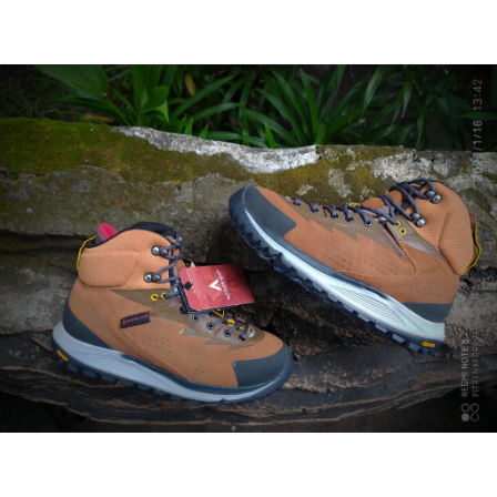 Jual Sepatu Gunung Outdoor Hiking Altitude gear Outsole Vibram ...