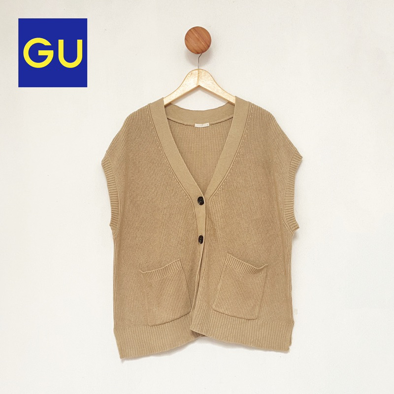 Jual GU Vest Knit with Pocket Tortilla (L) | Shopee Indonesia