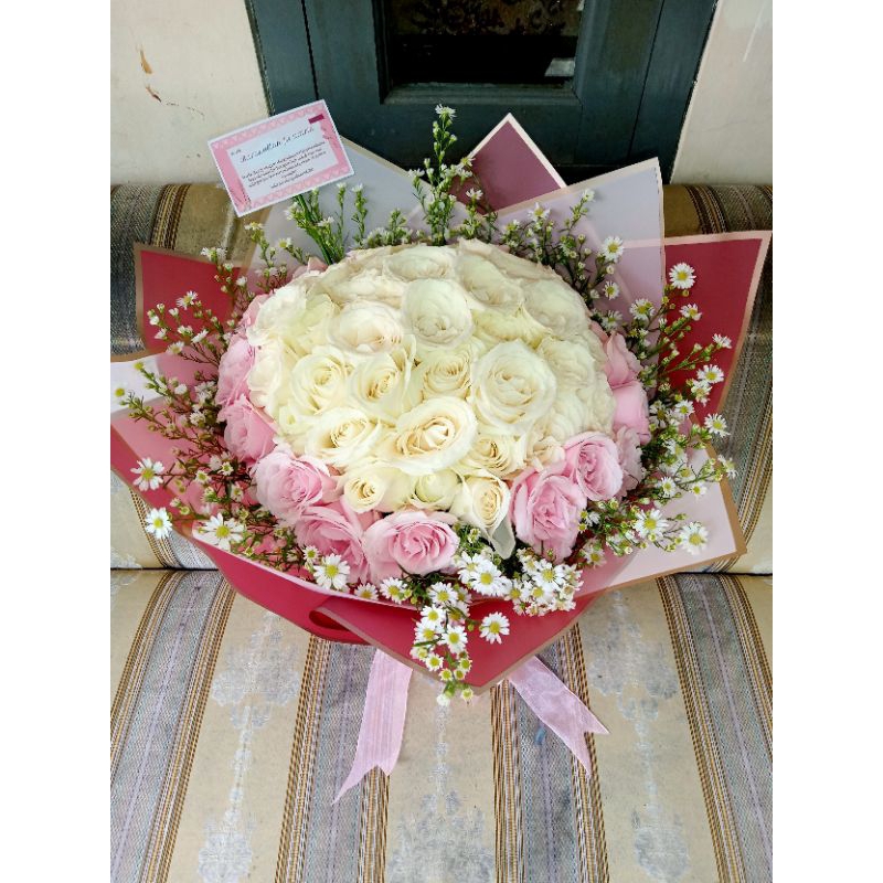 Jual Buket bunga mawar putih dan pink muda asli segar CMHI BDG PDLRG ...