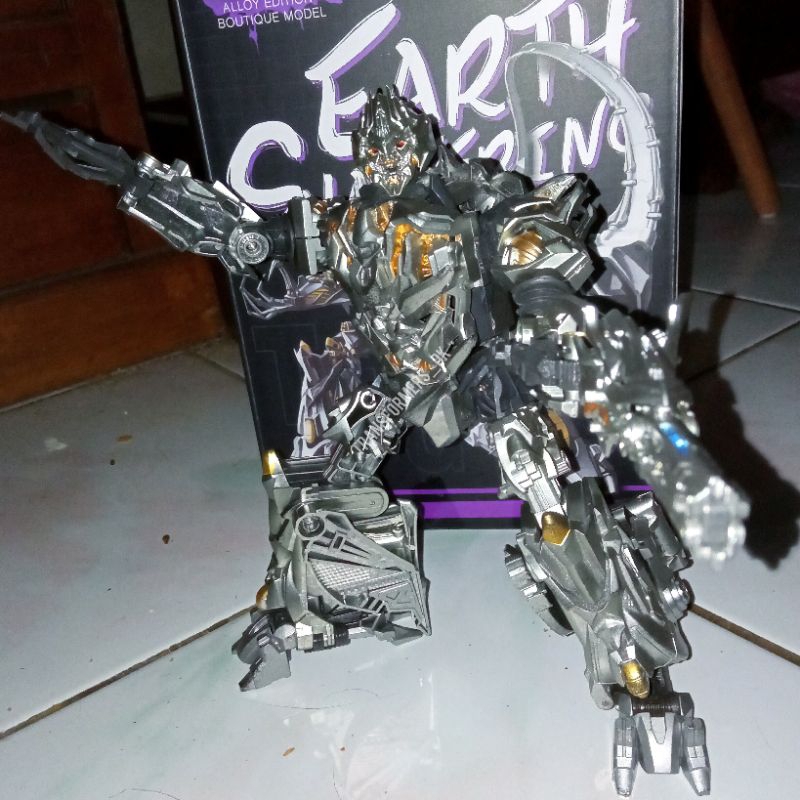 Jual Transformers BAIWEI Earth shattering TW-1023 Alloy edition ...