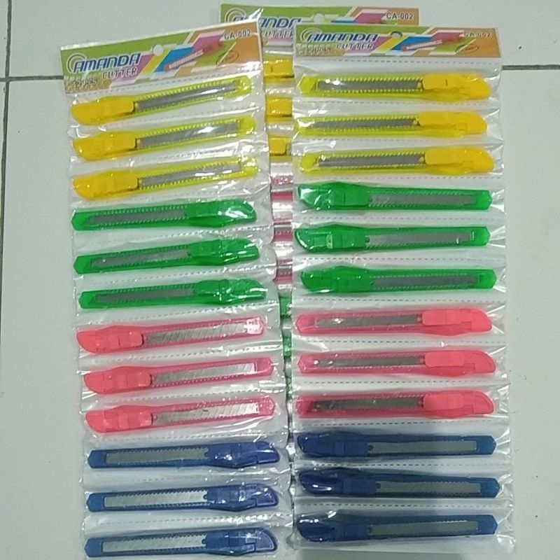 Jual 12 Pcs Cutter Renceng kecil,Besar Transparan warna | Shopee Indonesia