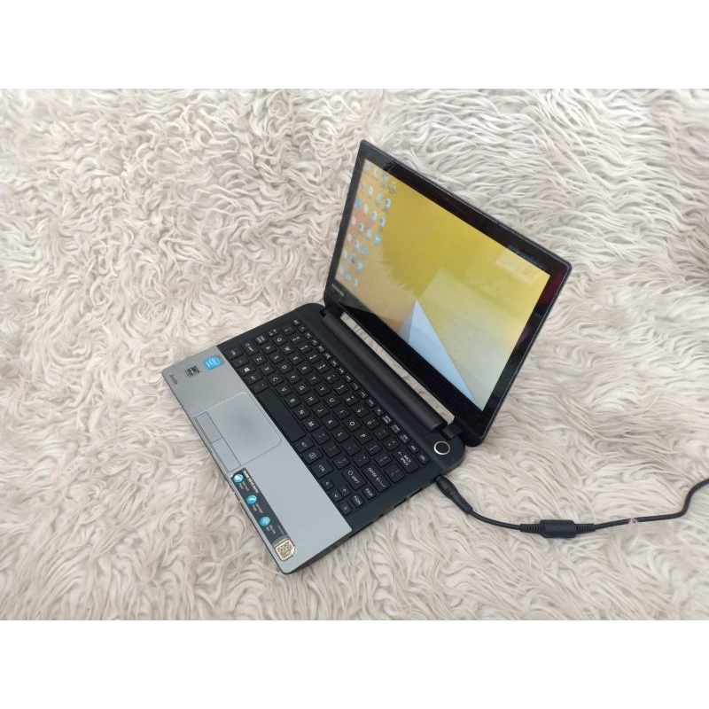 Jual Notebook Murah Toshiba NB15t layar sentuh | Shopee Indonesia