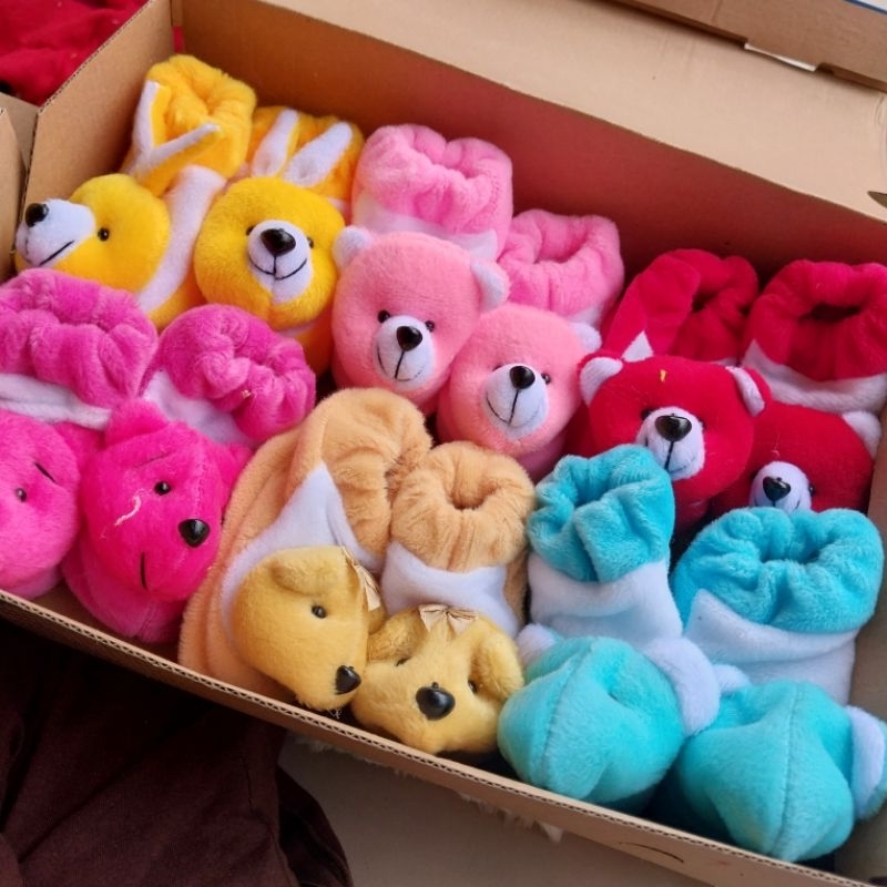 Jual sepatu bulu bayi 0-6 bulan motif RENDOM | Shopee Indonesia