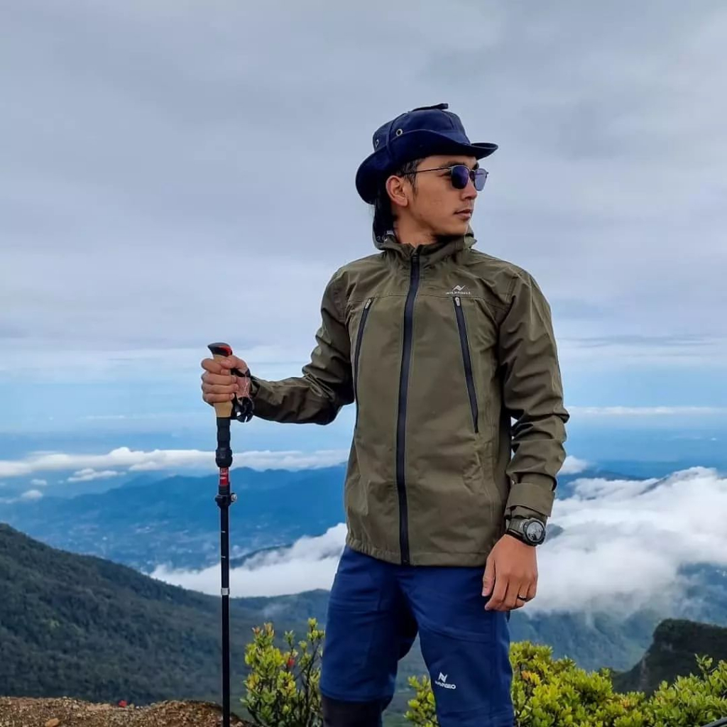 Jual Jaket Gunung Pria Wanita Wildshell Alpha Series Waterproof Jacket ...