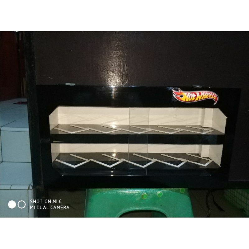 Jual Rak Hotwheels atau diorama display akrilik isi 10 Lampu LED RGB ...