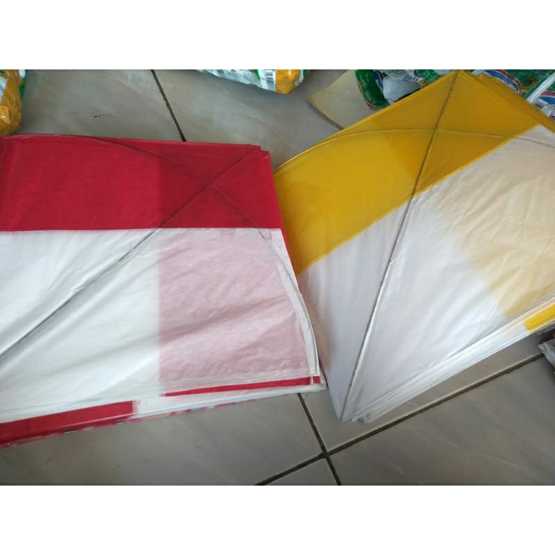 Jual LAYANGAN KERTAS MERAH PUTIH , KUNING,HIJAU Putih 1 BAL uk 58 ( isi ...