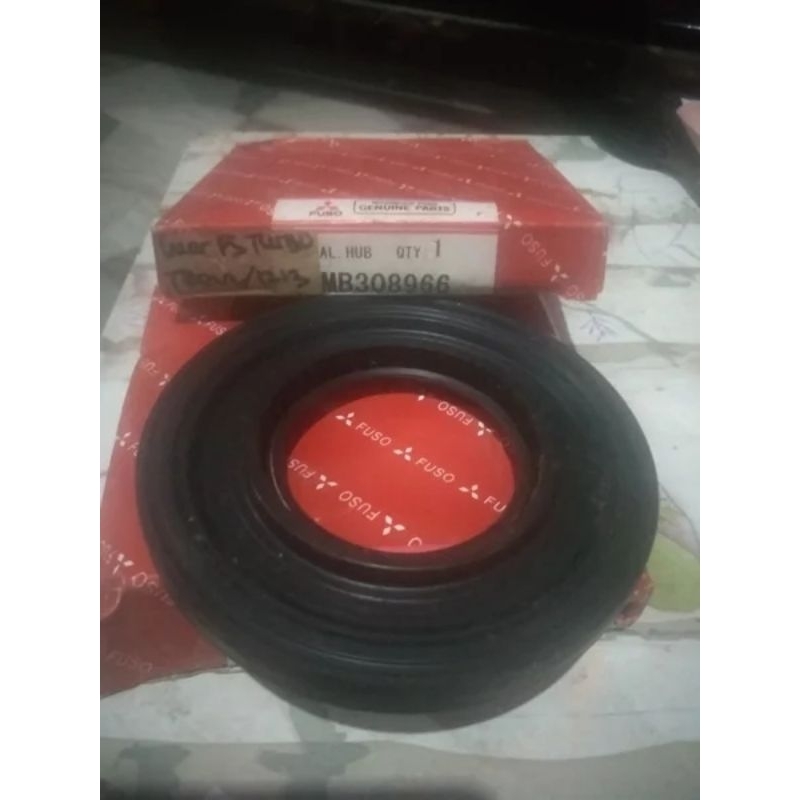 Jual Seal Roda Belakang Luar Canter MB308966 - Merk Mitsubishi Fuso ...