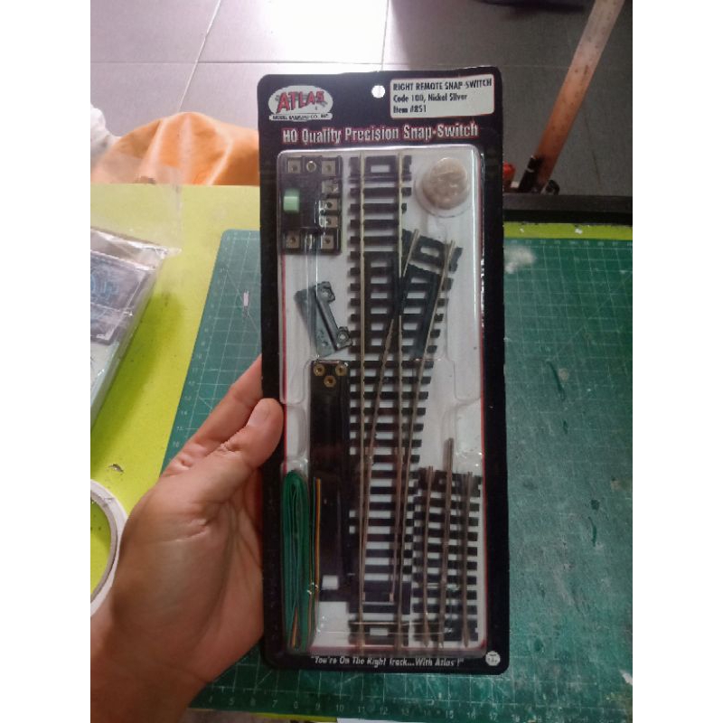 Jual Jual wesel kanan Rel Kereta Track HO merek Atlas . Sudah REMOTE ...