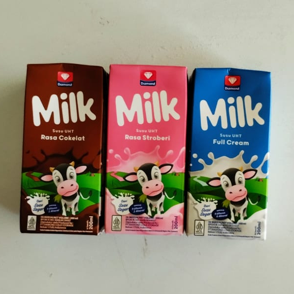 Jual DIAMOND Susu UHT Milk 200ml Rasa Full Cream, Stroberi, dan Coklat ...