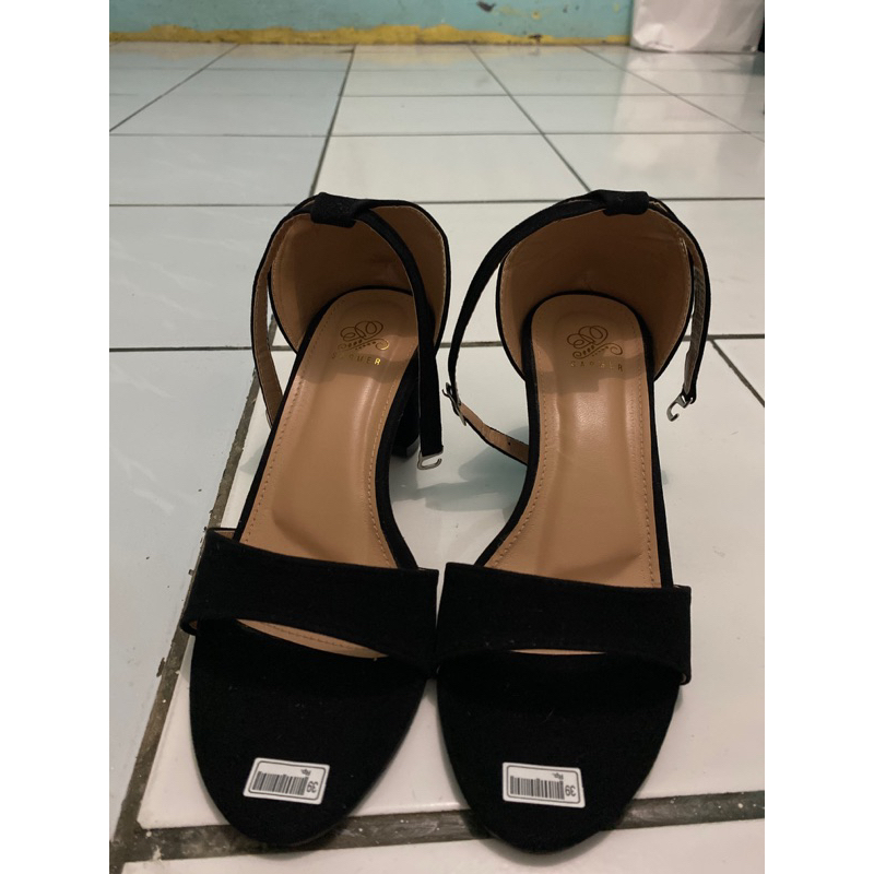 Jual Heels hitam ( barang masih new ) | Shopee Indonesia