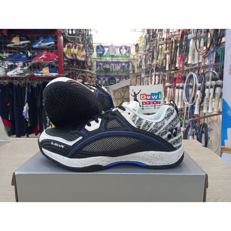 Jual New Sepatu Badminton YONEX TOKYO ULTIMA | Shopee Indonesia