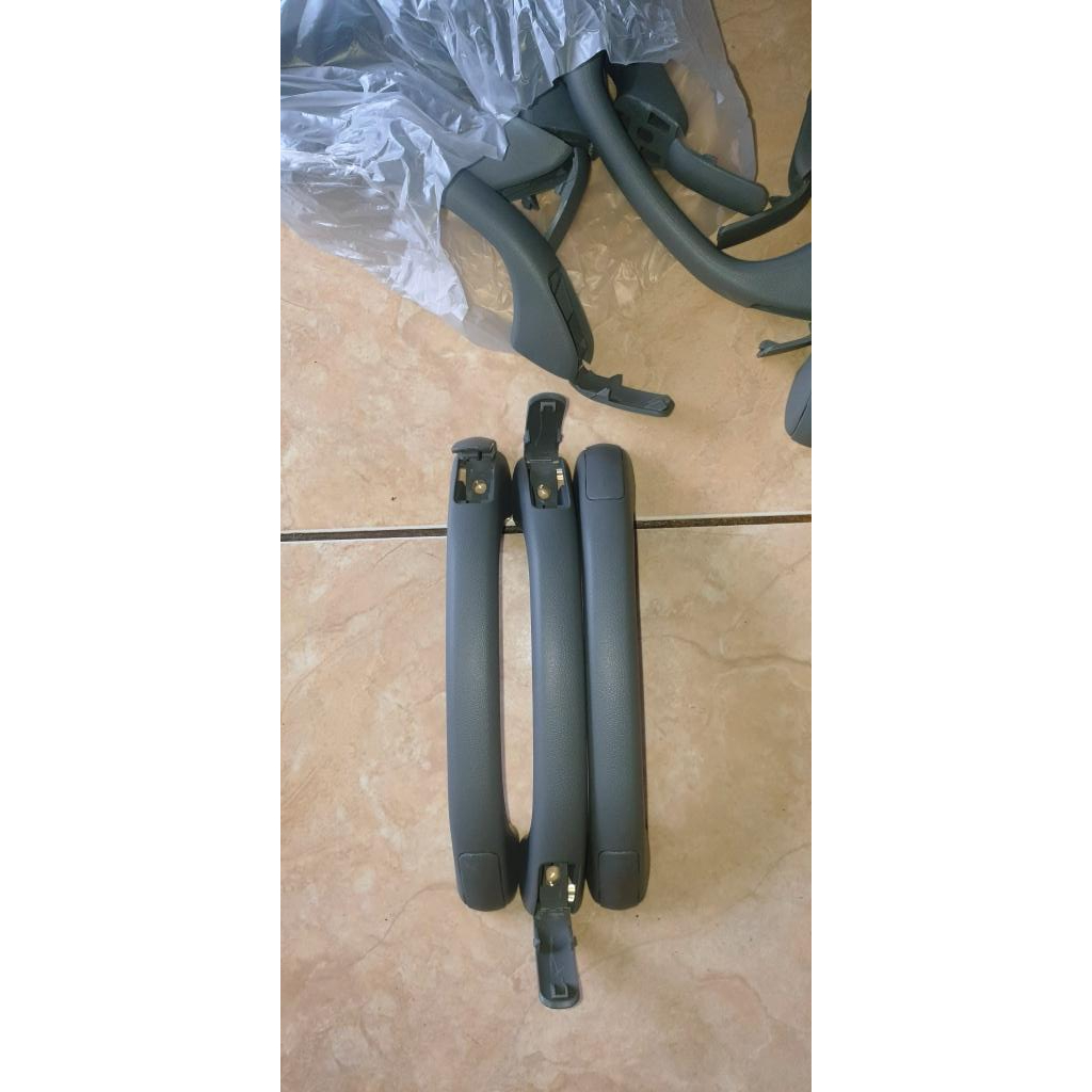 Jual HANDLE PLAFON INNOVA FORTUNER HILUX APV HAND GRIP INNOVA FORTUNER ...