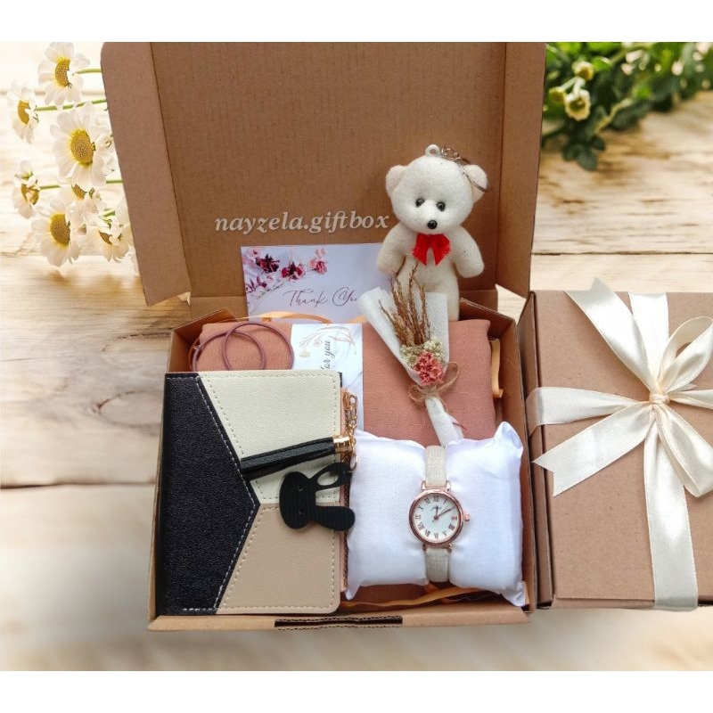 Jual kado ulang tahun cewek hampers box aesthetic kado wisuda / hampers ...
