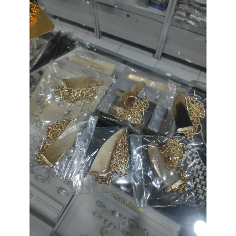 Jual bros laki benggol beskap hiasan model koin mata permata kuku gold ...