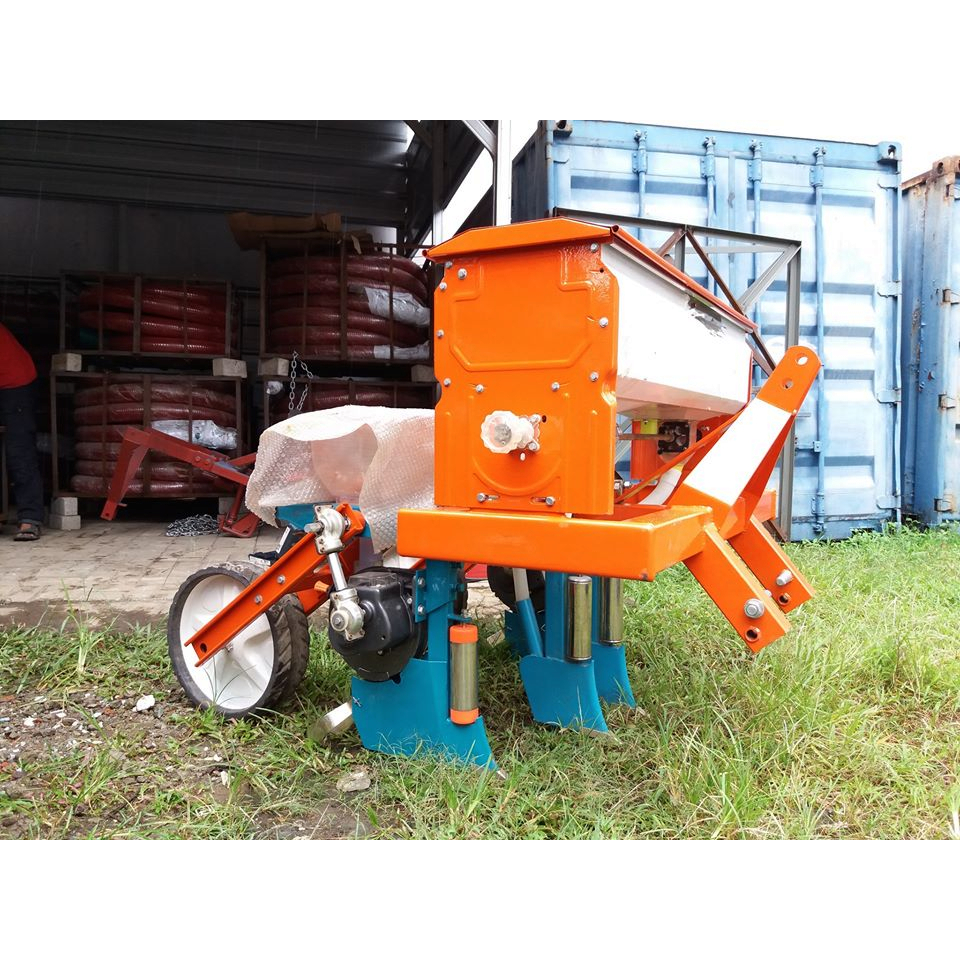 Jual Mesin Alat Tugal Jagung Kedelai Kacang Sorgum Biji Ditarik Traktor ...