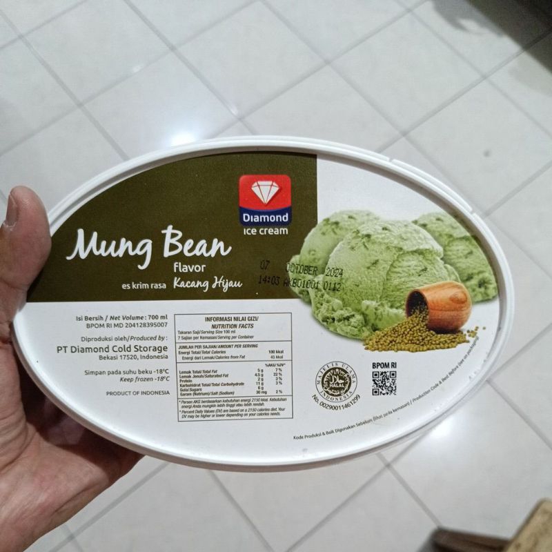 Jual Es Krim Diamond 700 mL Vanilla Chocolate Stoberi Neapolitan ...