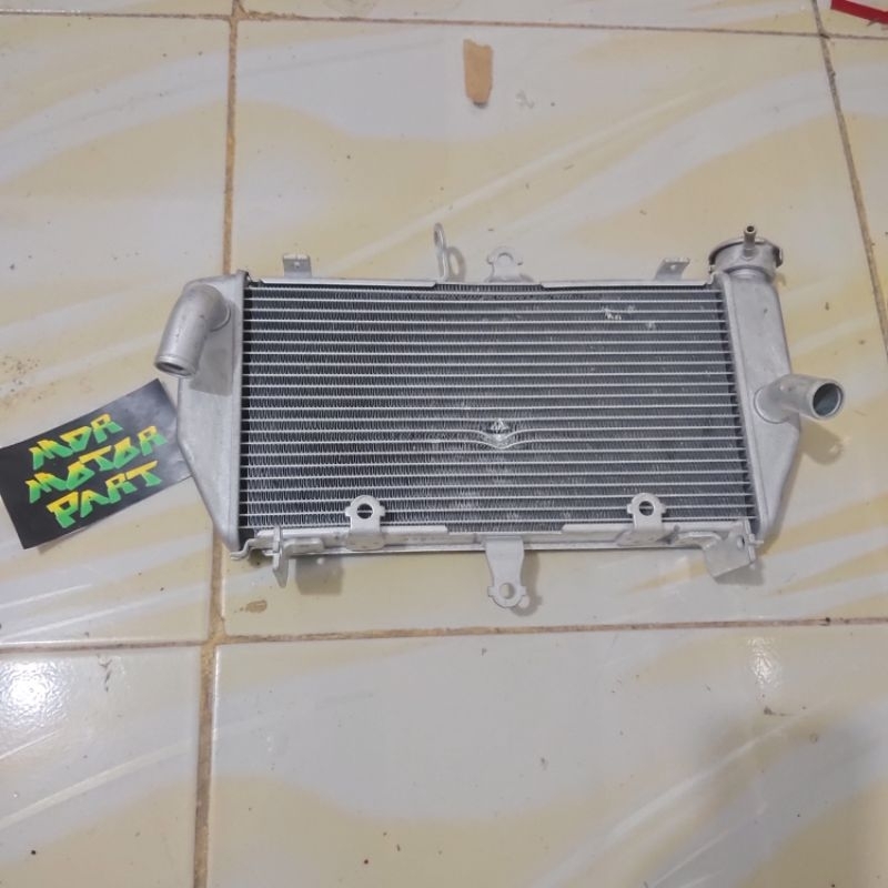 Jual radiator pendingin mesin Yamaha R25 original copotan | Shopee ...