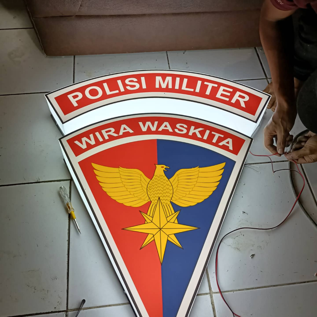 Jual Neonbox Custom Untuk Institusi Polisi Militer TNI | Shopee Indonesia