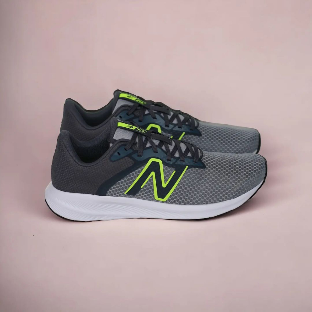 Jual Sepatu Lari Pria NWBC 413 V2 Mens Running Shoes Grey M413GW2 ...