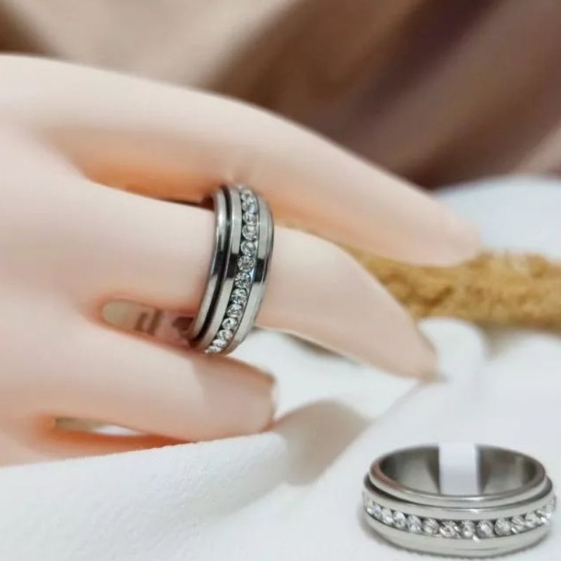 Jual CINCIN TITANIUM MODEL PERMATA PUTAR WARNA SILVER | Shopee Indonesia