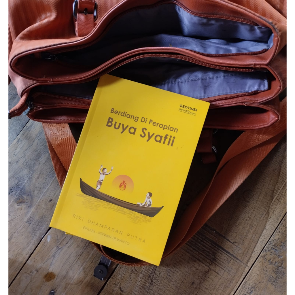 Jual Berdiang di Perapian Buya Syafii Karya Riki Dhamparan Putra ...