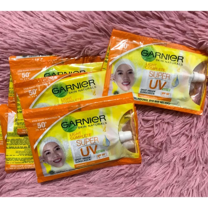 Jual GARNIER Super UV Spot Proof Sunscreen SPF 50+ PA+++ Matte 7ml ...