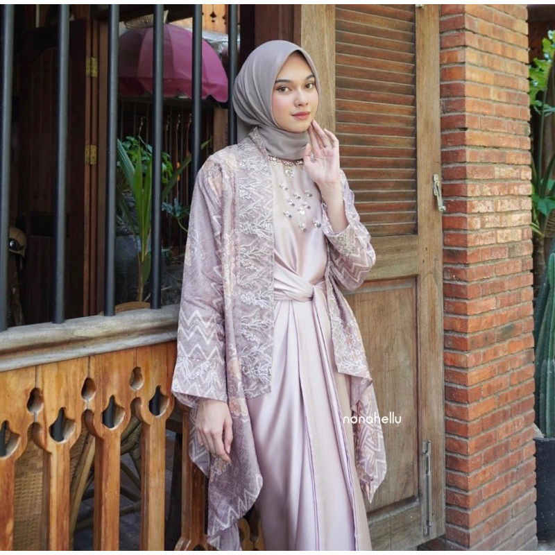 Jual Kaftan Satin Manik (1 Set Outer & Dress) | Shopee Indonesia