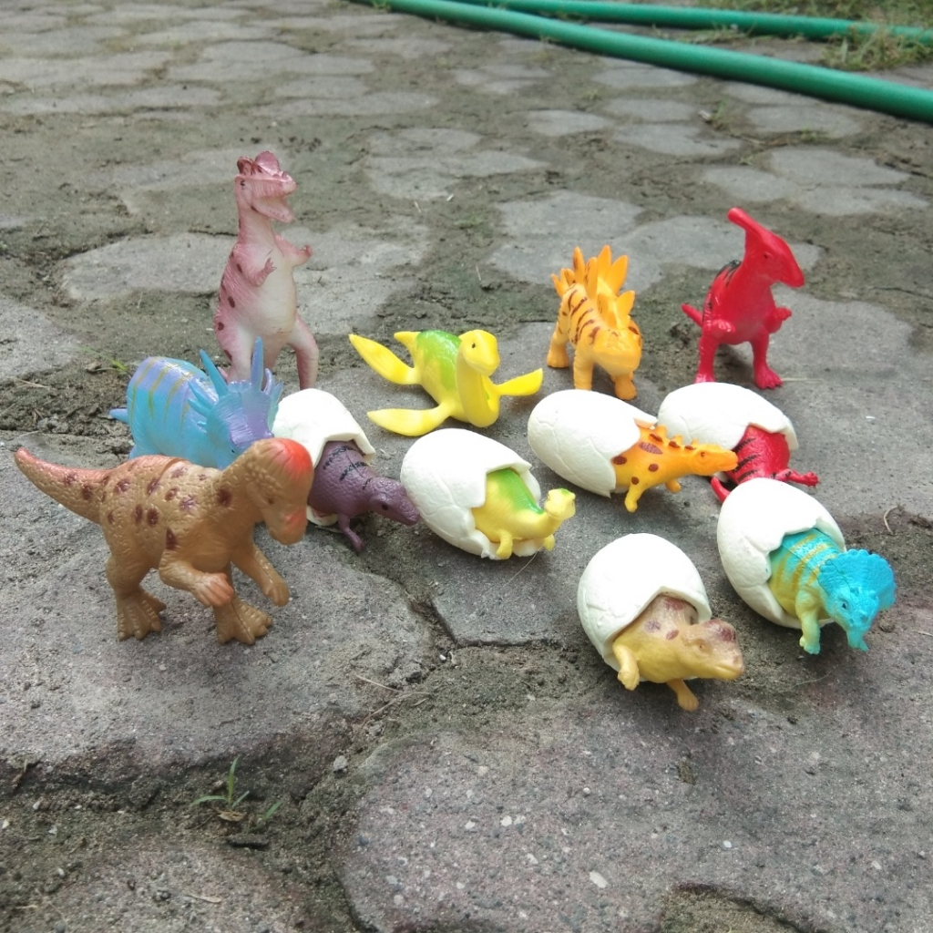 Jual Mainan Karet Dinosaurus Induk Dan Anak Di Dalam Telur Isi 12 pcs ...